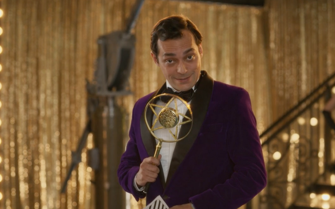 Garota do Momento: Eduardo Sterblitch vive outro personagem - O SERINGAL