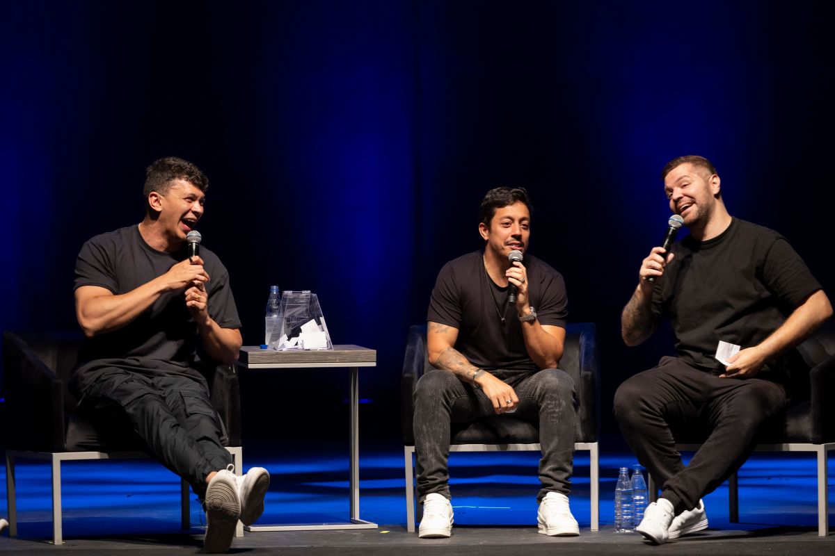 Victor Sarro, Renato Albani e Júlio Cocielo levam peça para Brasília ...