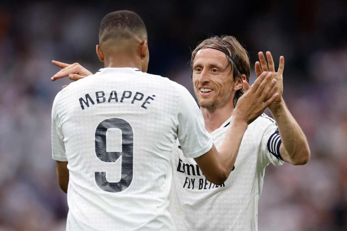Kylian Mbappé assumirá a 10 do Real Madrid após saída de Luka Modric ...