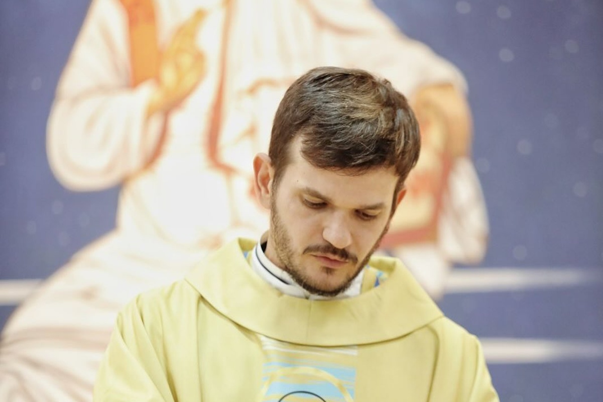 Padre Patrick revela como lida com haters: “Não consigo normalizar” - O ...